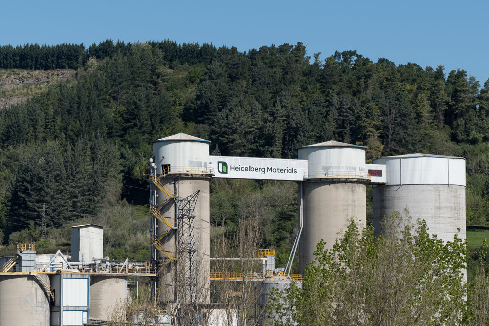 Estrategia Empresarial | HeidelbergCement Hispania, Cementos Rezola y ...